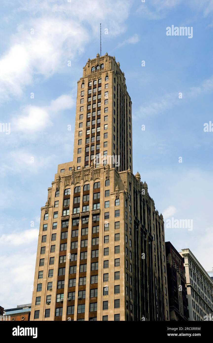 High rise building in downtown Chicago Stock Photo - Alamy
