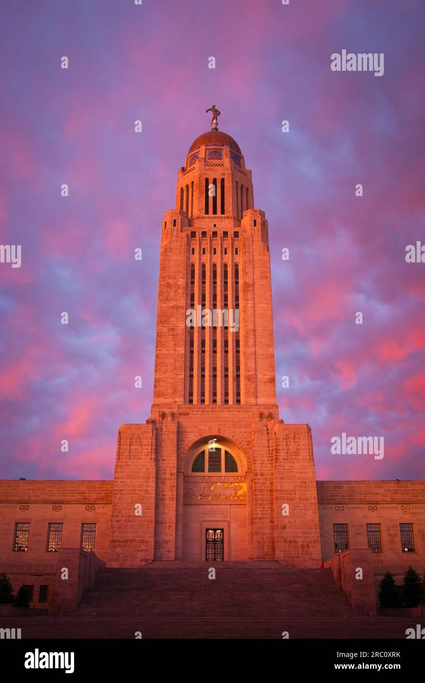 Nebraska state capitol relief hi-res stock photography and images - Alamy