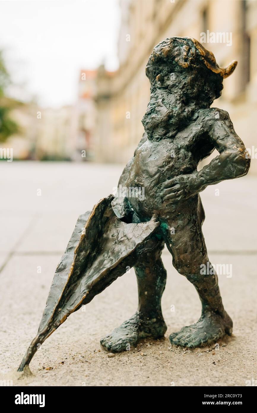 The Dwarfs of Wroclaw. Dwarfs sculptures lurking and hiding around ...