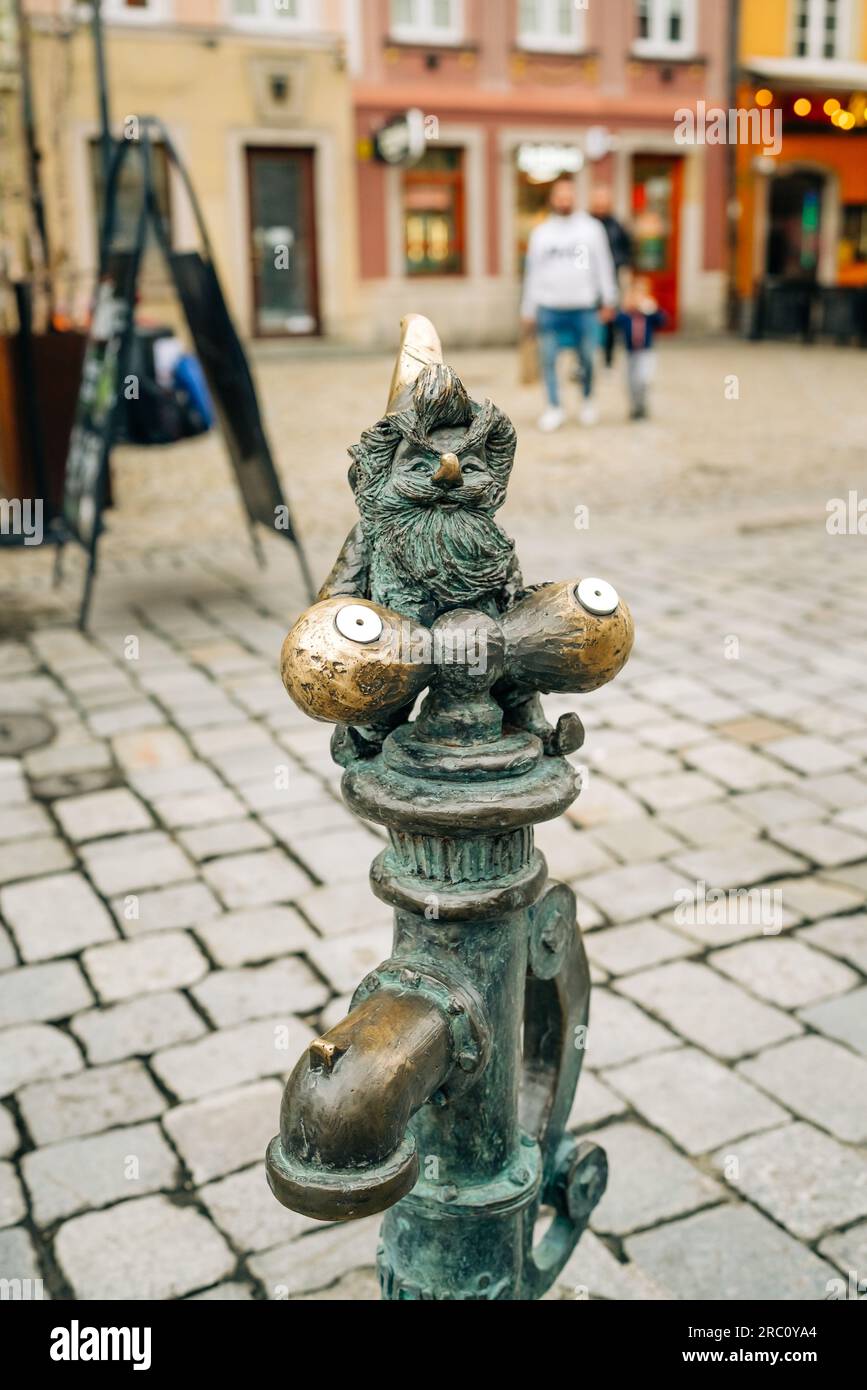 The Dwarfs of Wroclaw. Dwarfs sculptures lurking and hiding around ...