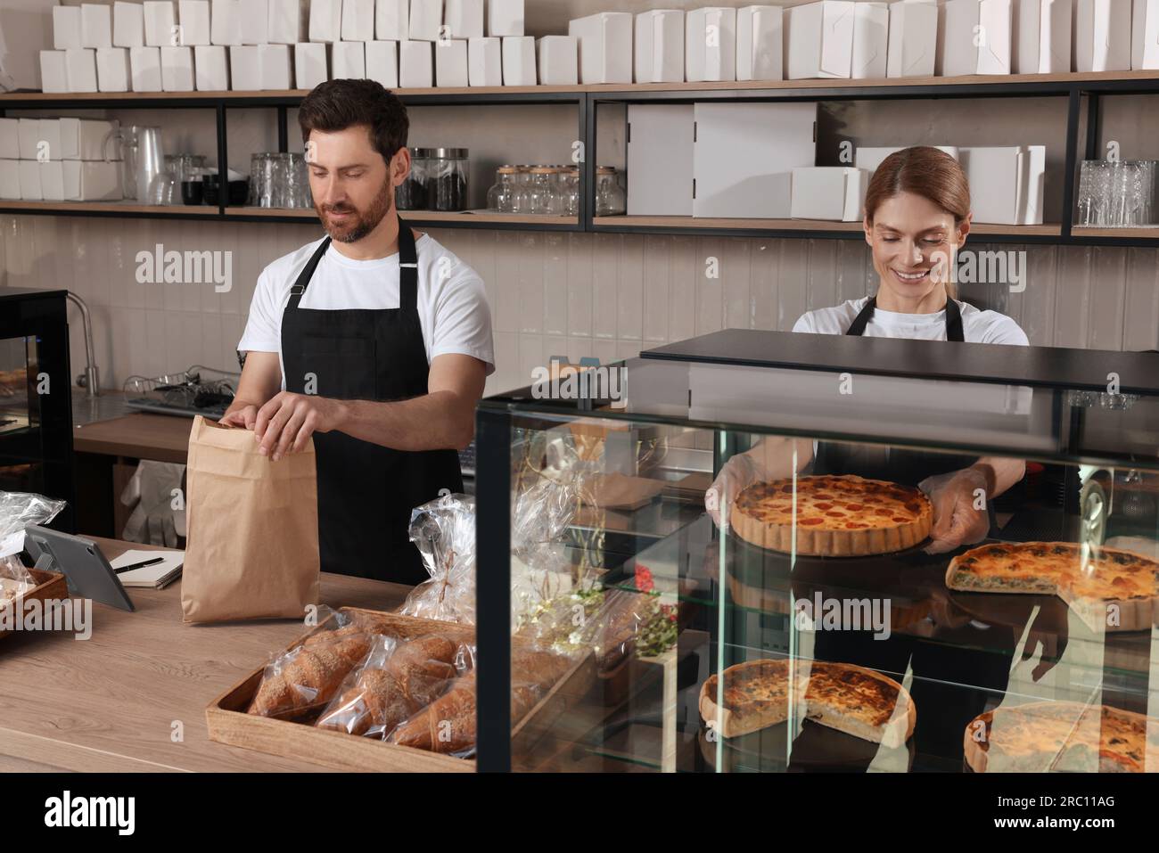Happy sellers hi-res stock photography and images - Alamy