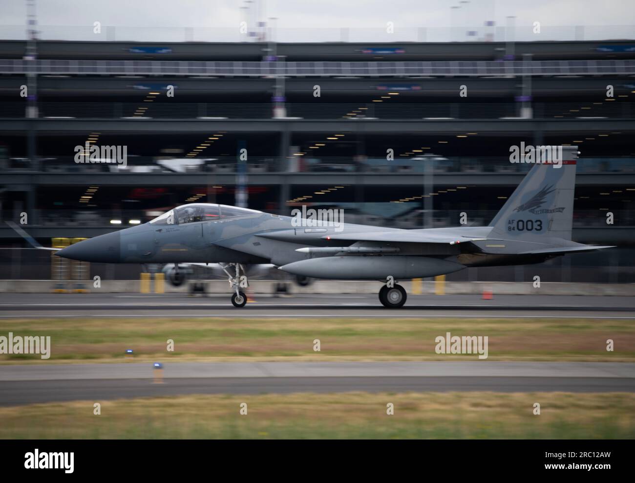 An F-15 Eagle from the Oregon Air National Guard's 123rd Fighter ...