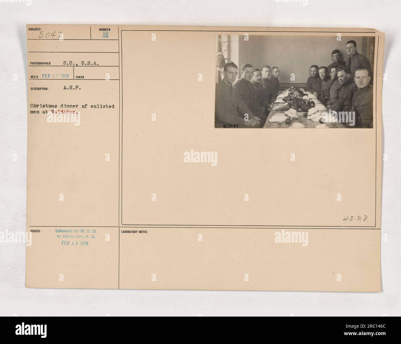 Enlisted men of the American Expeditionary Forces (AEF) enjoying their ...