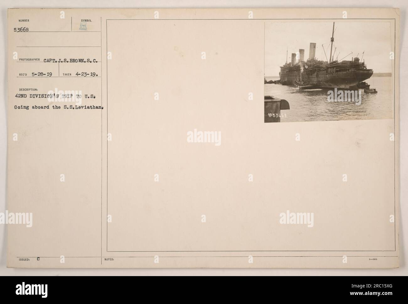 Soldiers of the 42nd Division boarding the S.S. Leviathan for their ...