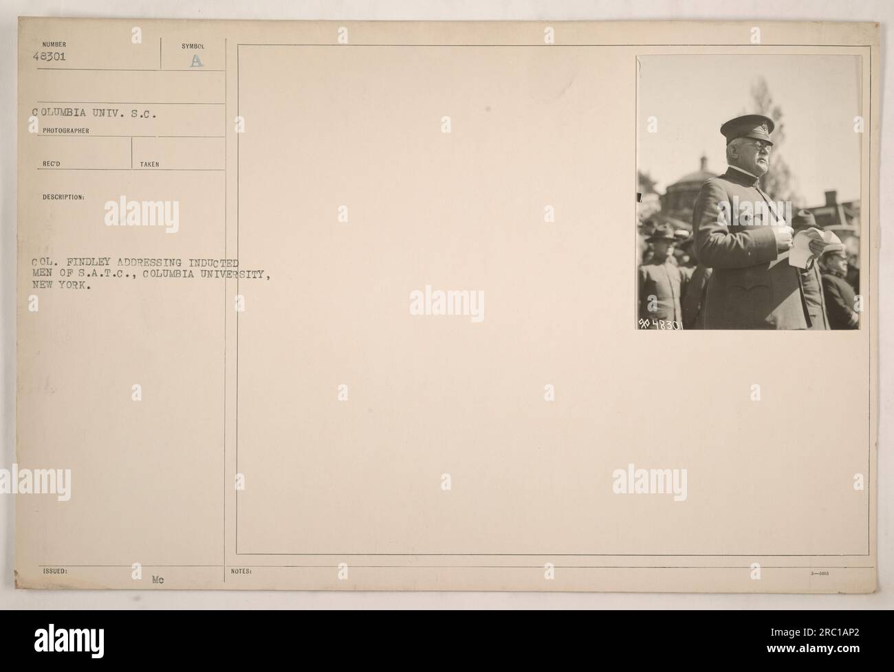 Colonel Findley delivering a speech to inducted men of the S.A.T.C ...