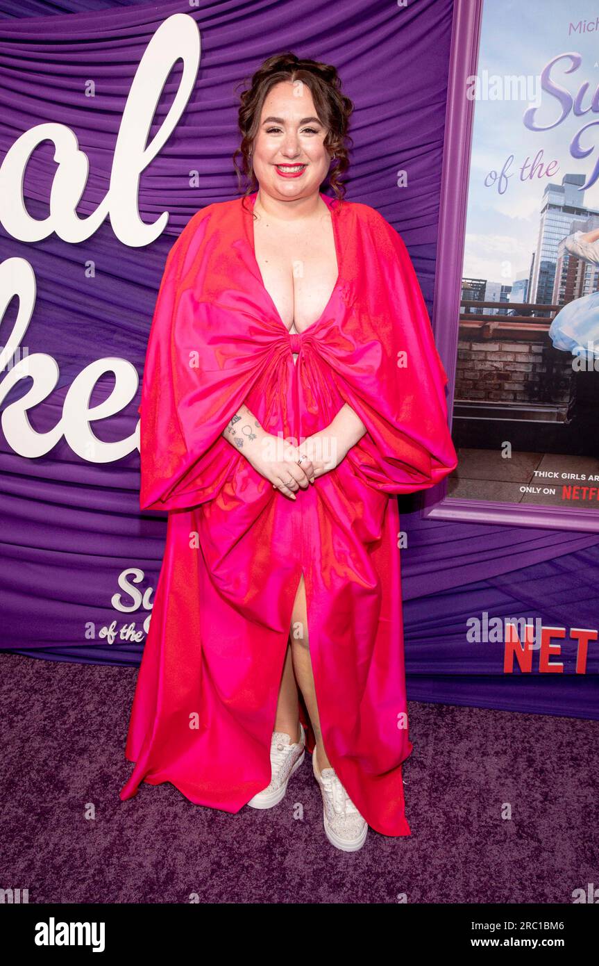 Actor Liza Treyger attends the premiere of "Survival of the Thickest ...