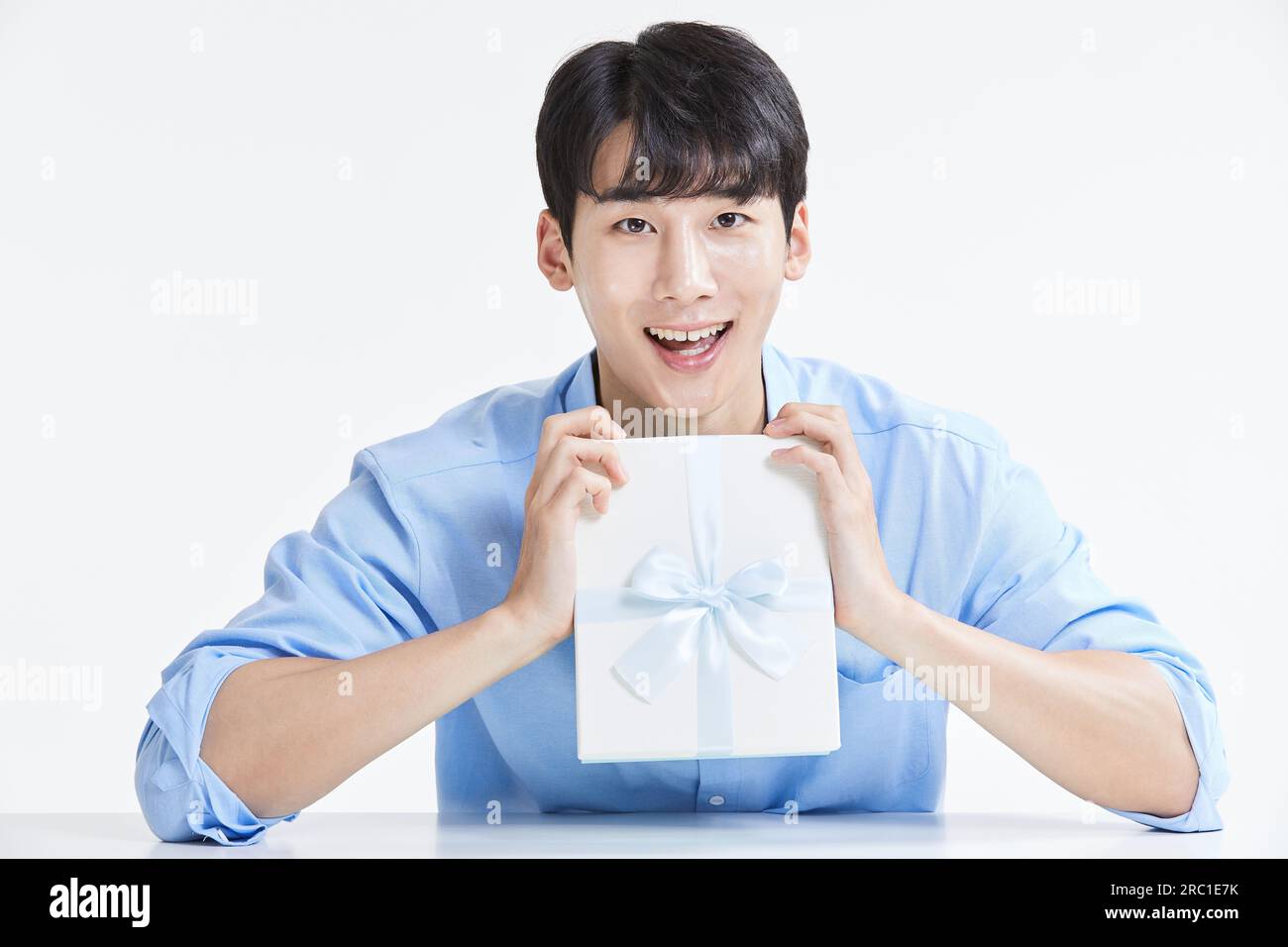 Male gift korean hi-res stock photography and images - Alamy