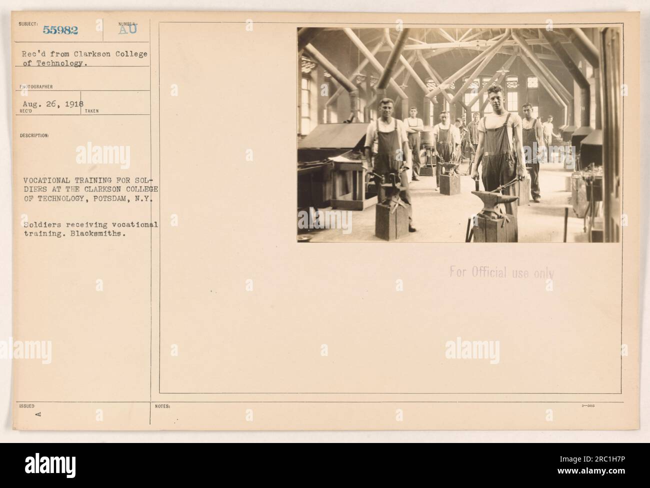 American soldiers in vocational training hi-res stock photography and ...