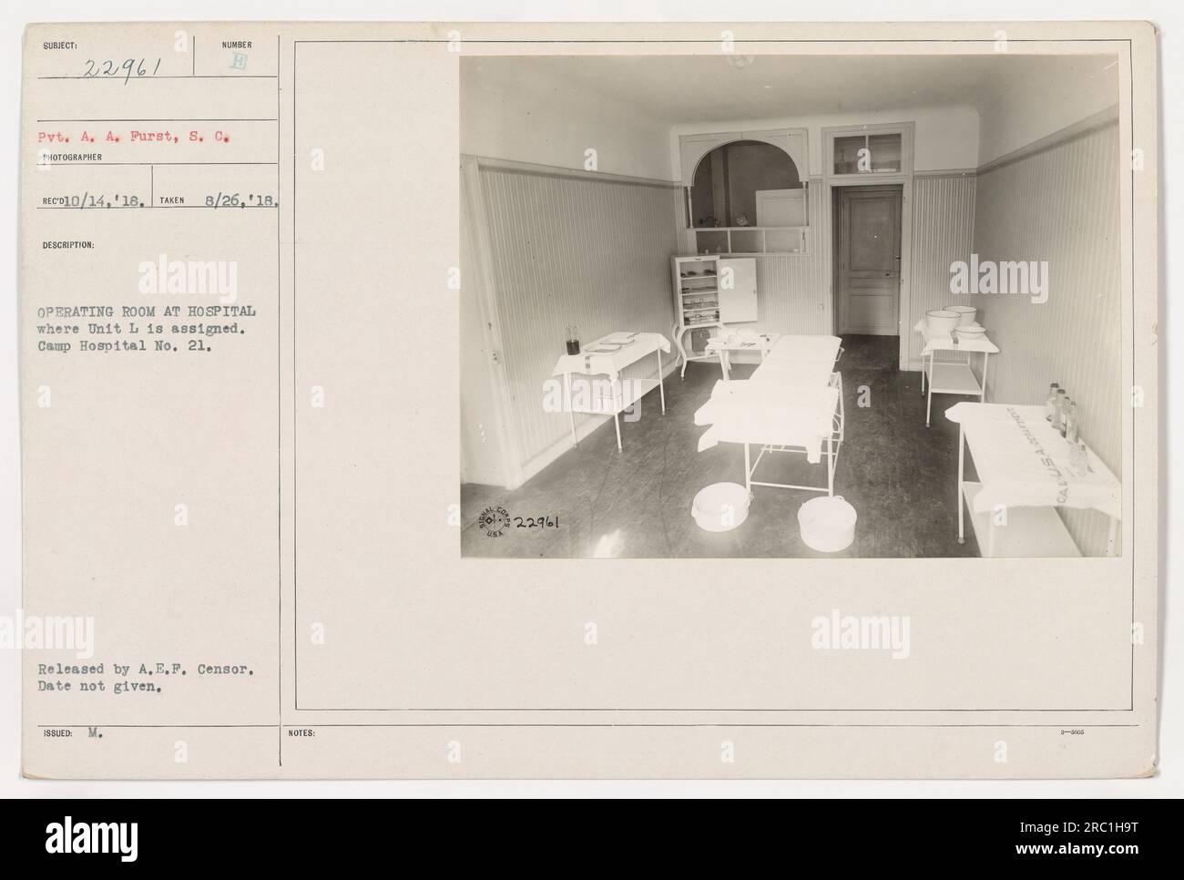 Army hospital operating room hi-res stock photography and images - Alamy