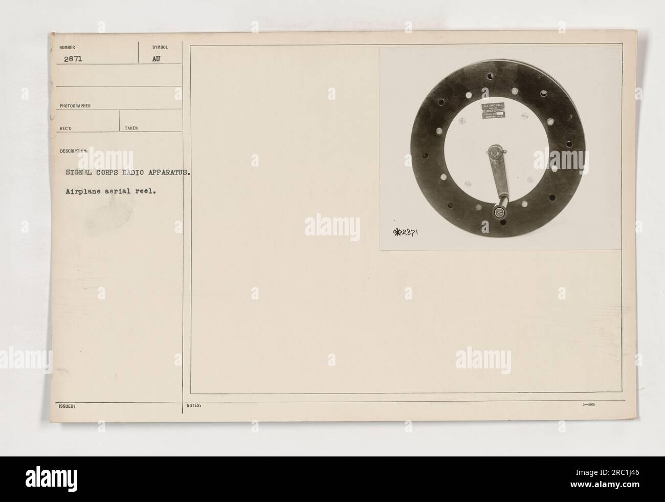 This photograph (111-SC-2871) depicts a Signal Corps radio apparatus ...