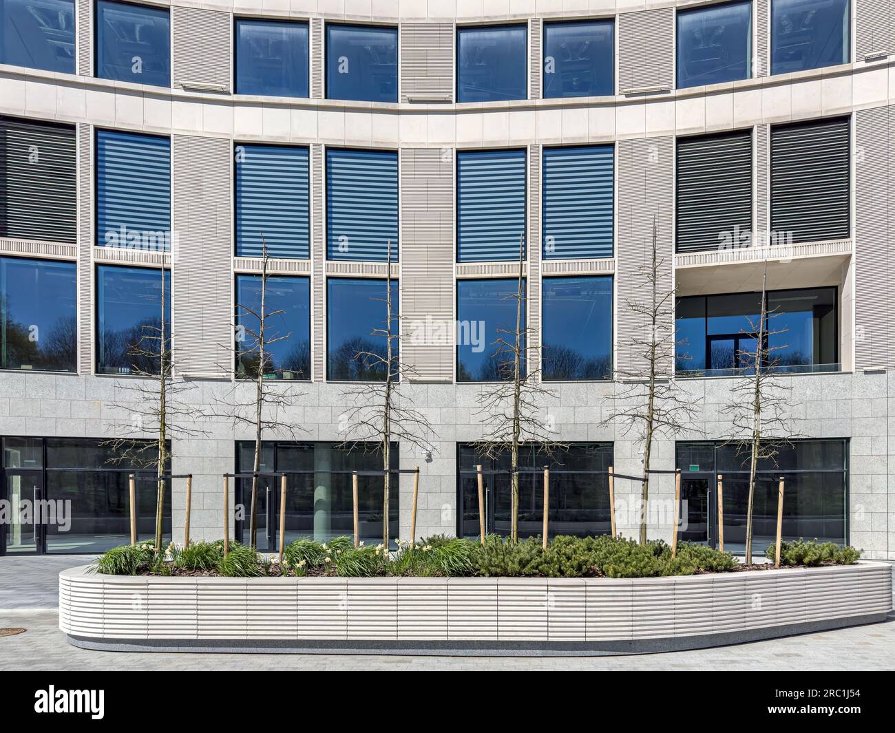 new modern business building facade. modern corporate architecture ...