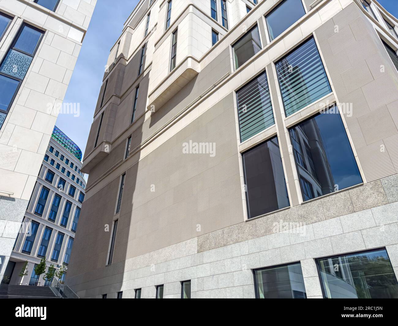Sunlight modern architecture hi-res stock photography and images - Alamy