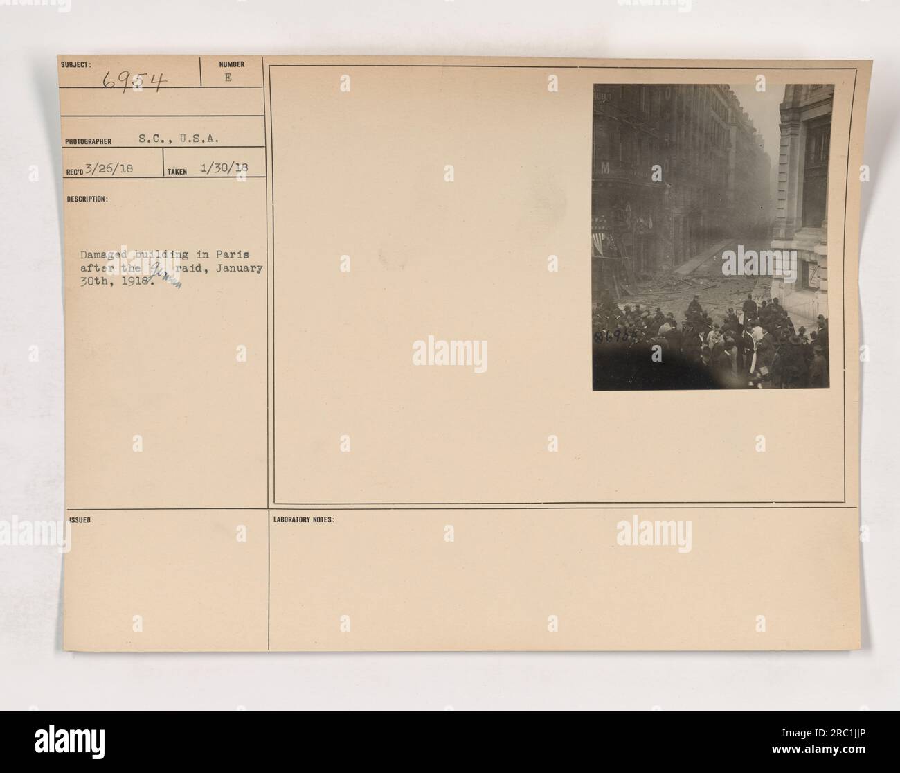 Damaged building in Paris after a Bomb-damage caused by a Hun raid ...