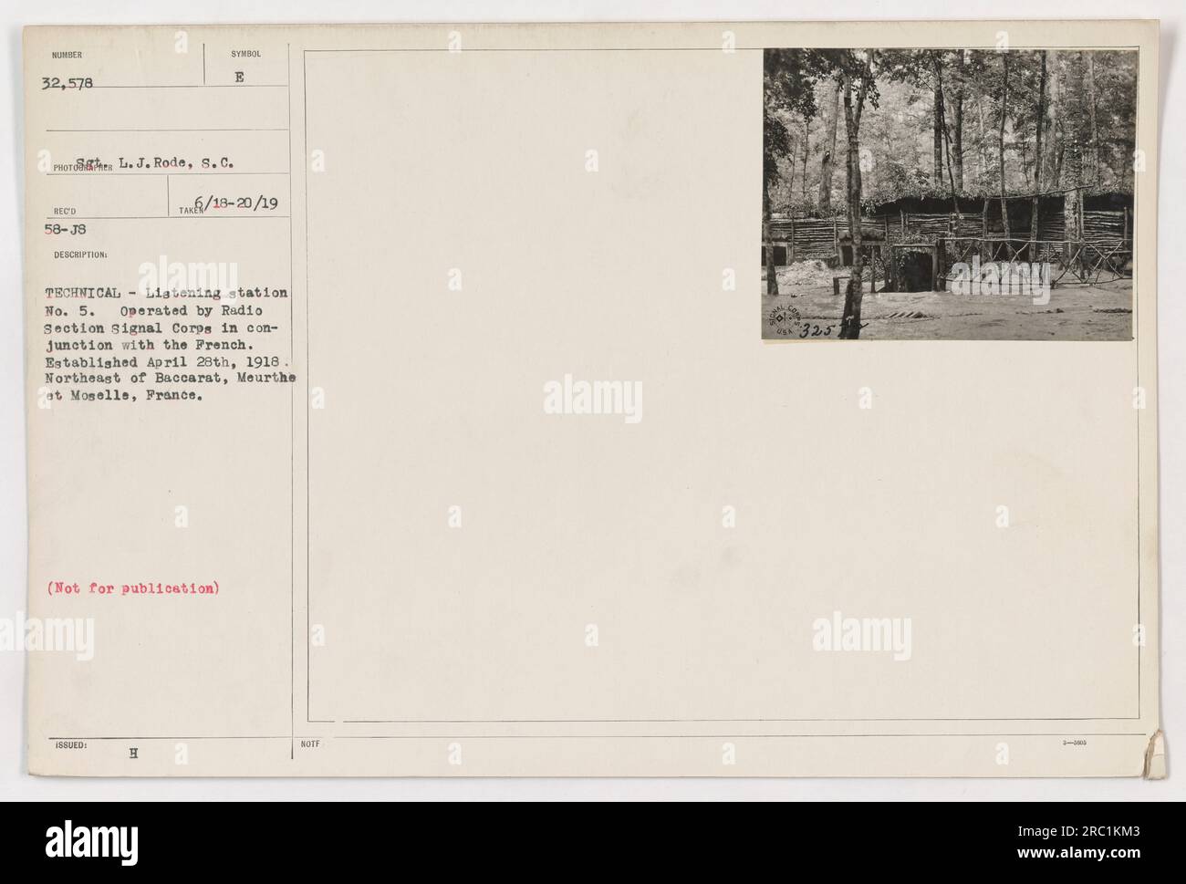 American soldiers at listening post hi-res stock photography and images ...