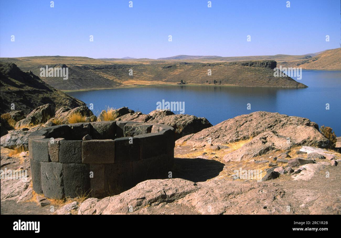 Peru, Tomb Towers of Sillustani, Lake Umayo Stock Photo - Alamy