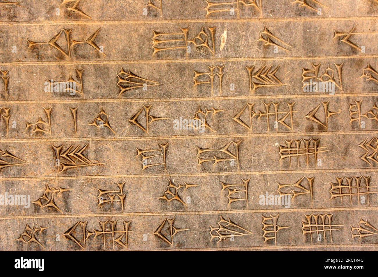 Cuneiform writing hi-res stock photography and images - Alamy