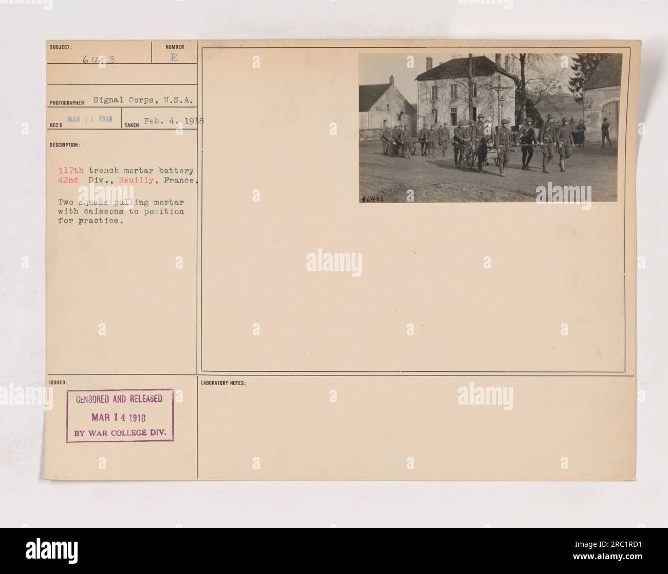 Two squads of the E 117th trench mortar battery from the 42nd Div. are ...