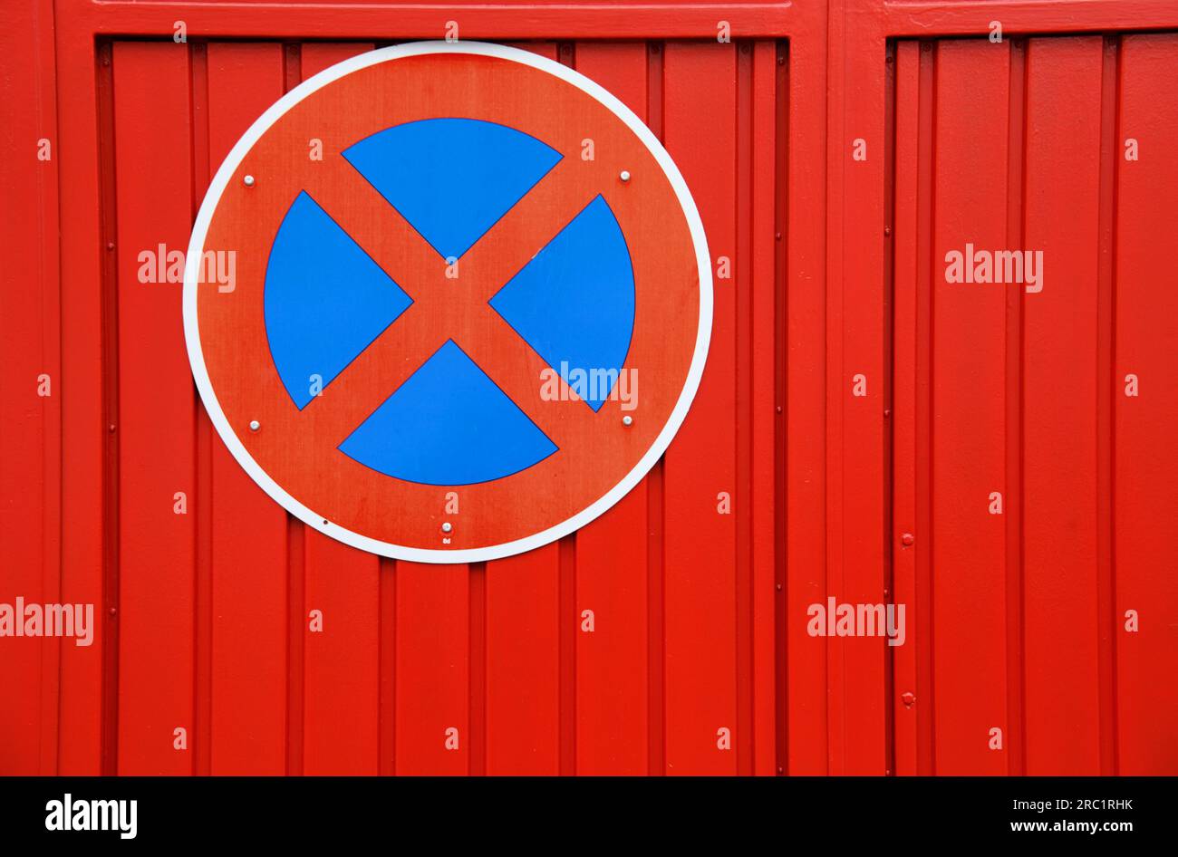 No stopping symbol hi-res stock photography and images - Alamy
