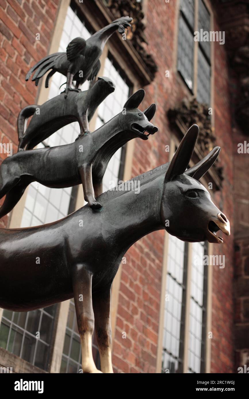 Bremen Town Musicians - Town Musicians of Bremen Stock Photo - Alamy