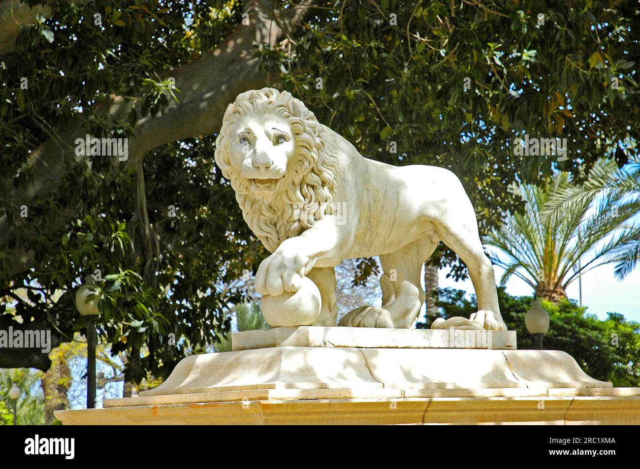 Lion sculpture, Explanada de Espana, Alicante, Costa Blanca, Spain ...