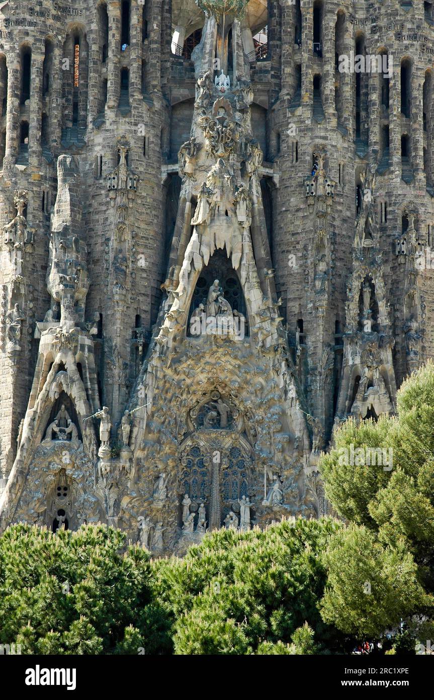 Church of the Holy Family, Sagrada Familia, Temple Expiatori la Sagrada ...
