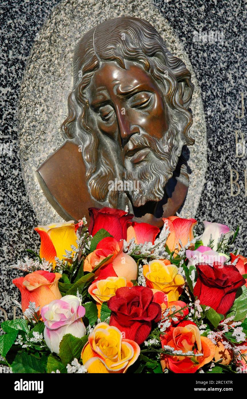 Jesus Christ figure on gravestone, Altea cemetery, Costa Blanca, Spain ...