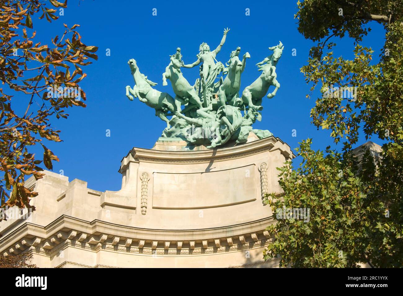 Quadriga Statue, Grand Palais, Paris, France Stock Photo - Alamy
