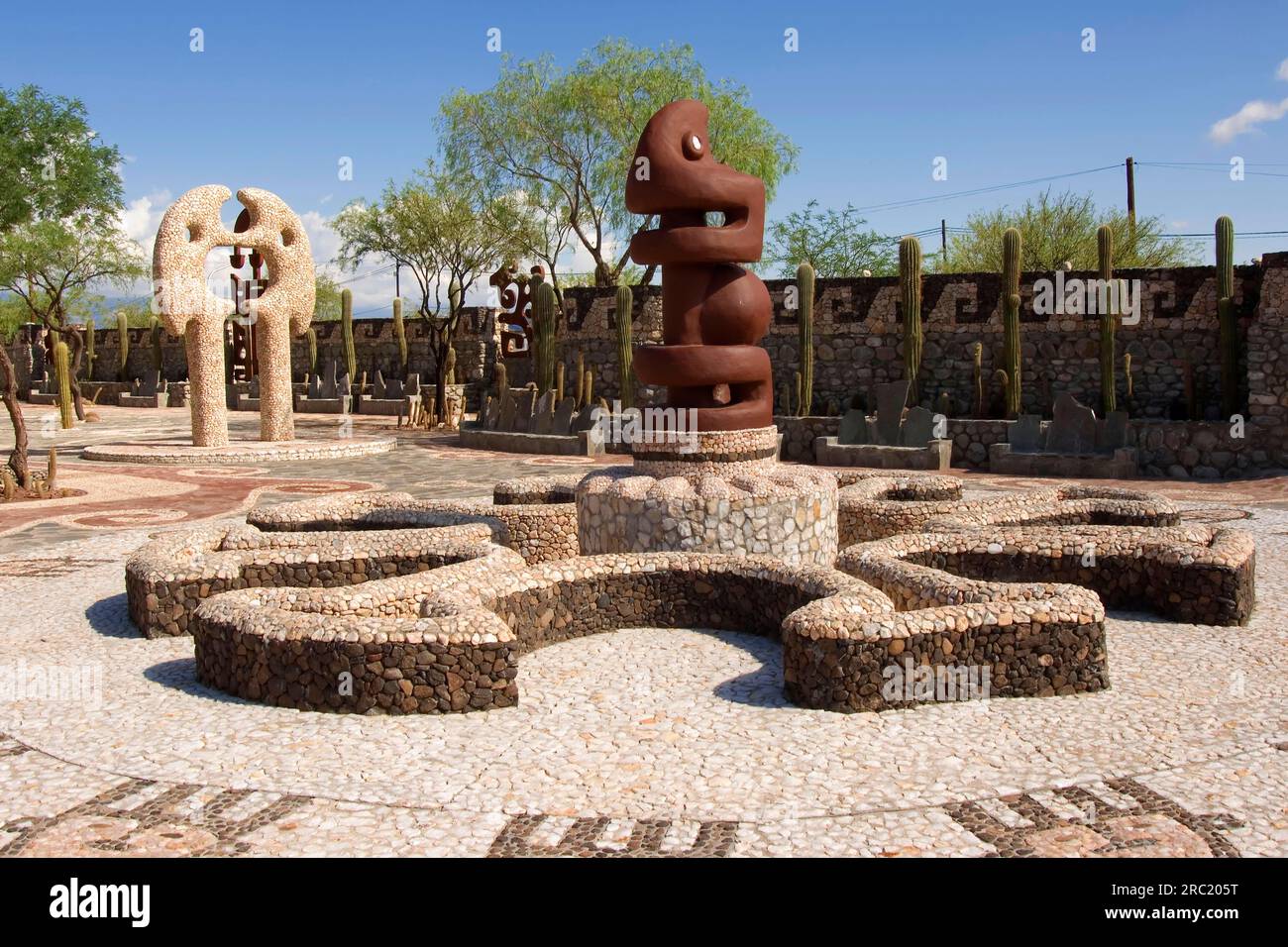 Inca figurines, creation of Hector Cruz, Pachamana Inca Museum, Amaicha ...