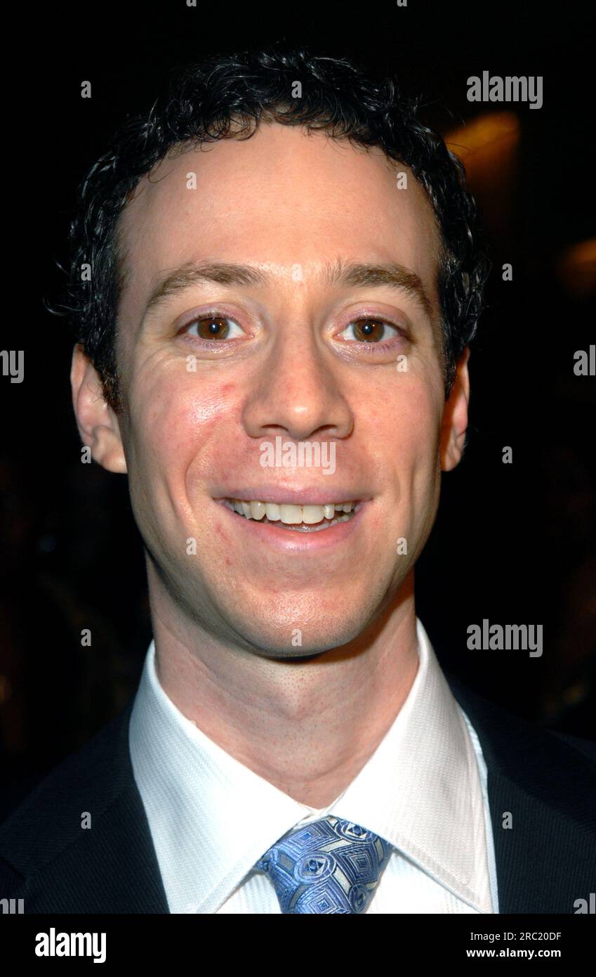 BEVERLY HILLS, CA - NOVEMBER 29: Kevin Sussman attends the 8th Annual ...