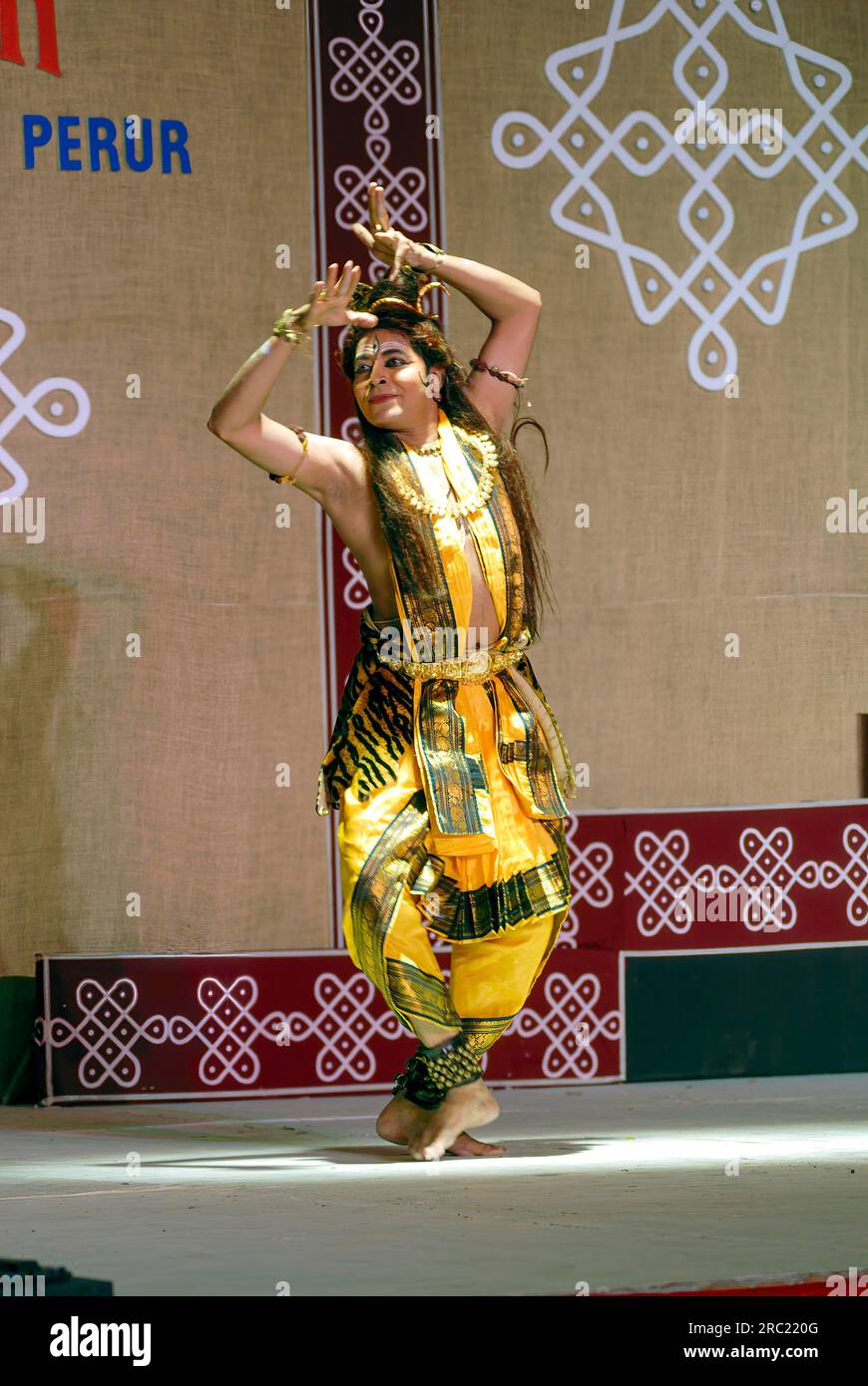 Shiva tandava dance in Bharatanatyam, classical dance of Tamil Nadu ...