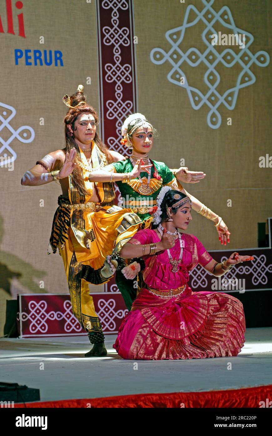 Shiva tandava dance in Bharatanatyam, classical dance of Tamil Nadu ...