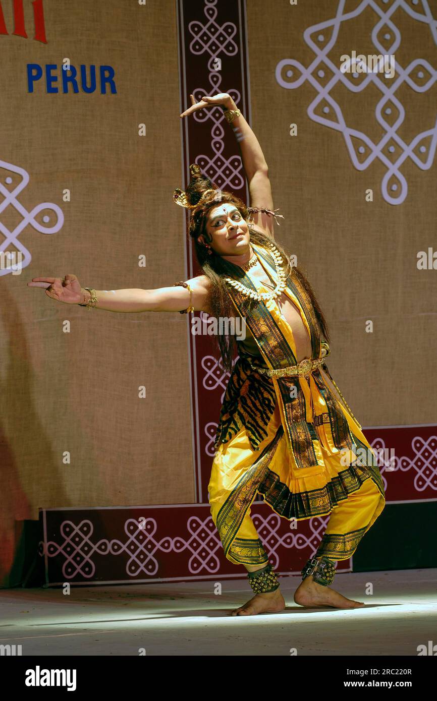 Shiva tandava dance in Bharatanatyam, classical dance of Tamil Nadu ...