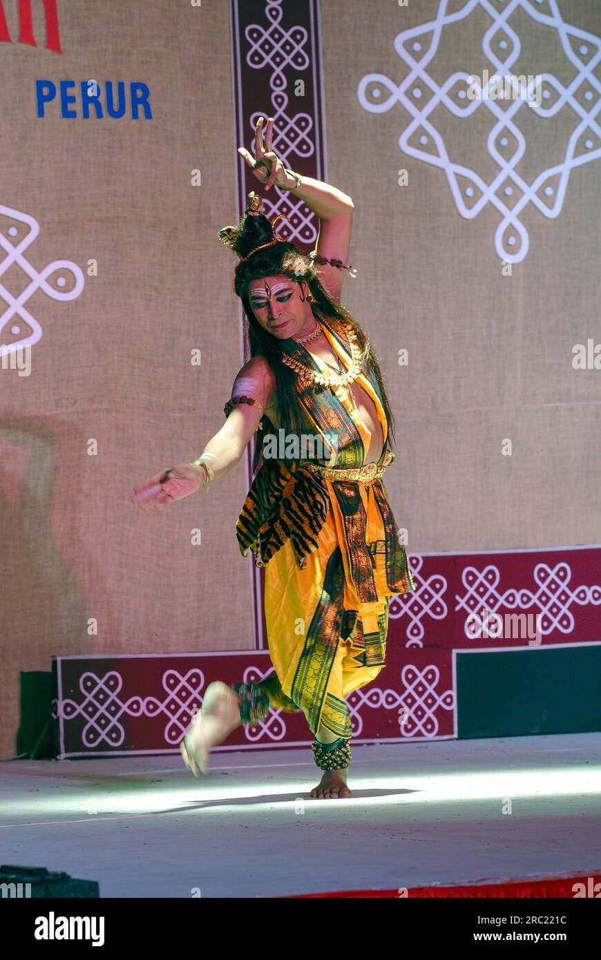 Shiva tandava dance in Bharatanatyam, classical dance of Tamil Nadu ...