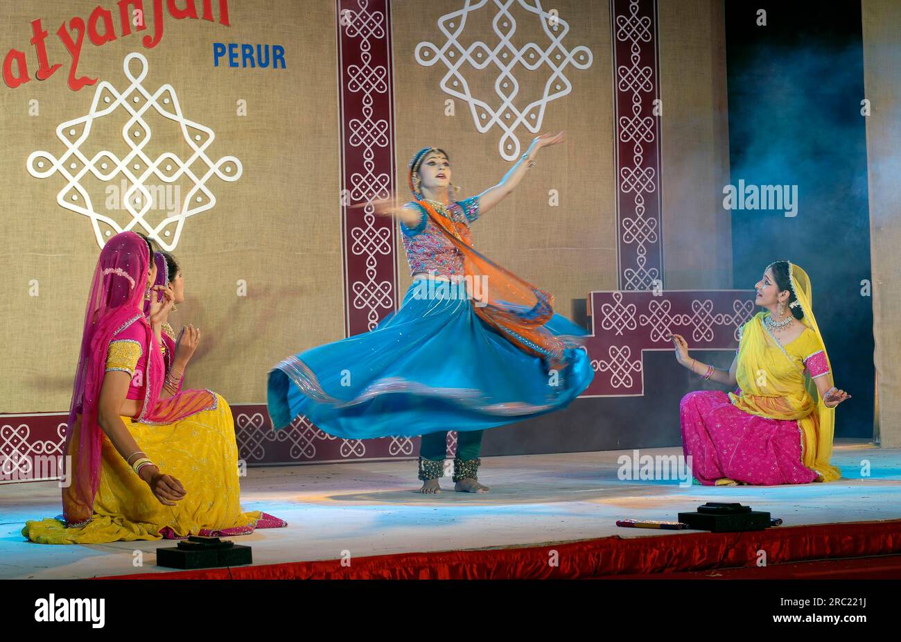 Kathak dance in Natiyanjali festival in Perur temple, Tamil Nadu, India Stock Photo - Alamy
