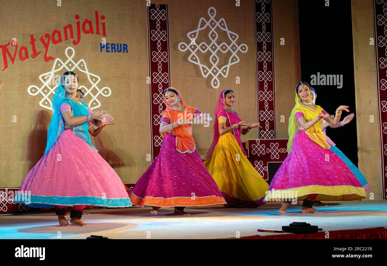 Kathak dance in Natiyanjali festival in Perur temple, Tamil Nadu, India Stock Photo - Alamy