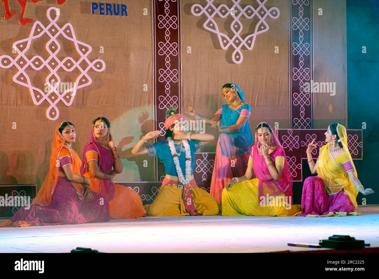 Kathak dance in Natiyanjali festival in Perur temple, Tamil Nadu, India Stock Photo - Alamy