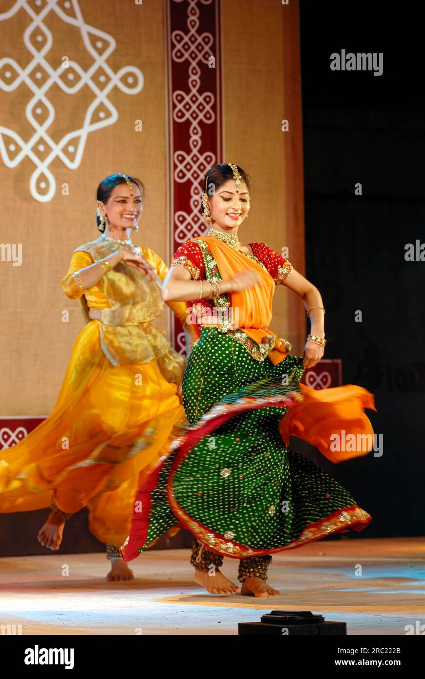 Kathak dance in Natiyanjali festival in Perur temple, Tamil Nadu, India Stock Photo - Alamy