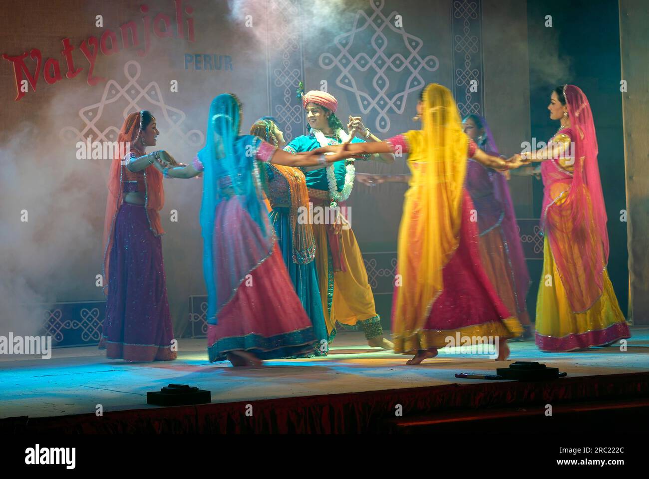 Kathak dance in Natiyanjali festival in Perur temple, Tamil Nadu, India Stock Photo - Alamy