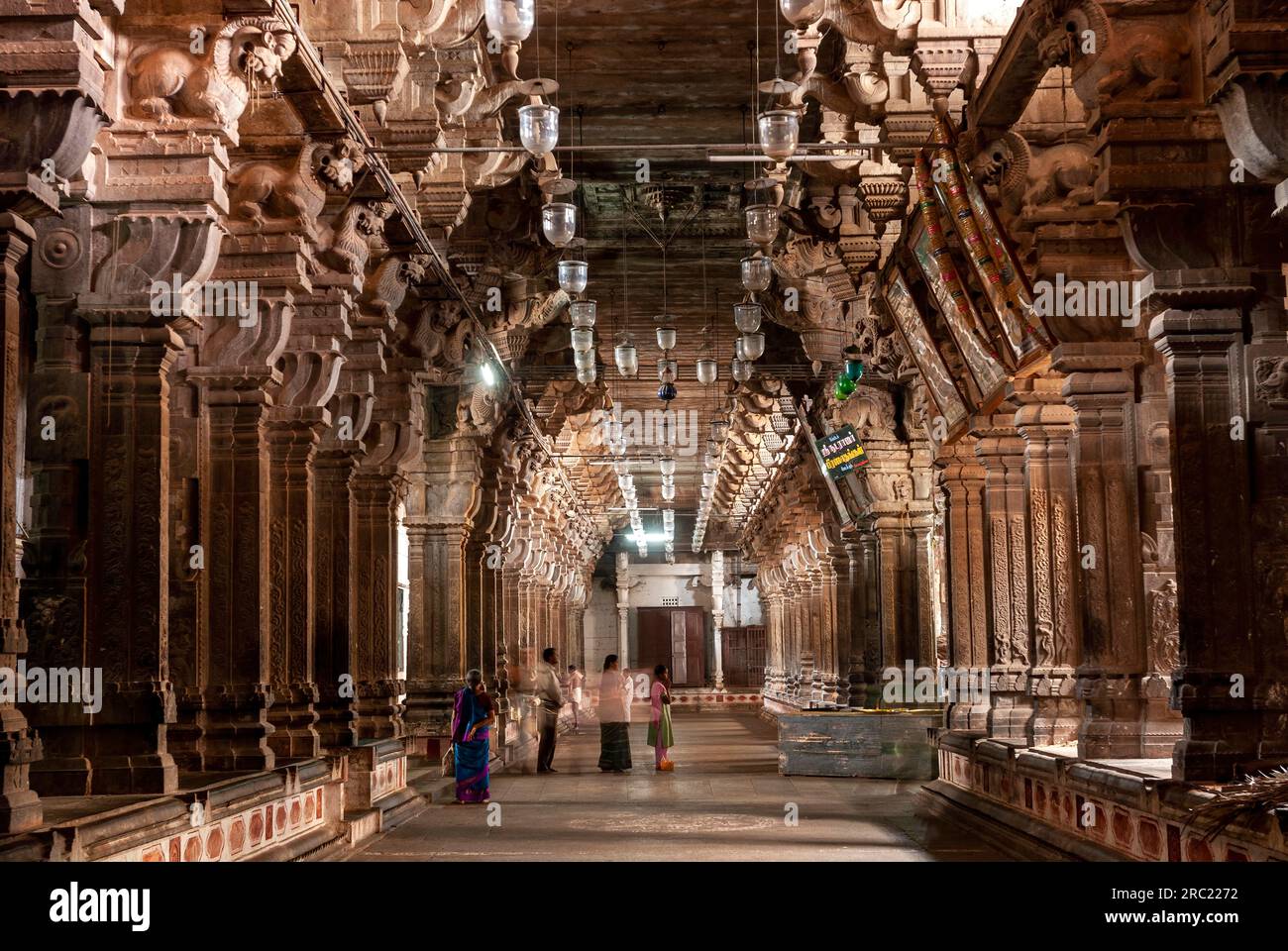 Colonnade in the second Prakara corridor in Thillai Nataraja Temple ...