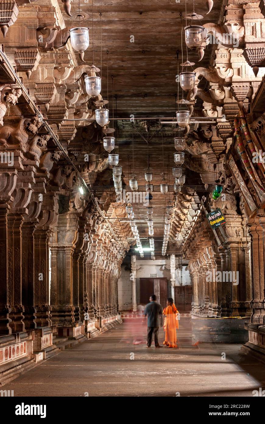 Colonnade in the second Prakara corridor in Thillai Nataraja Temple ...