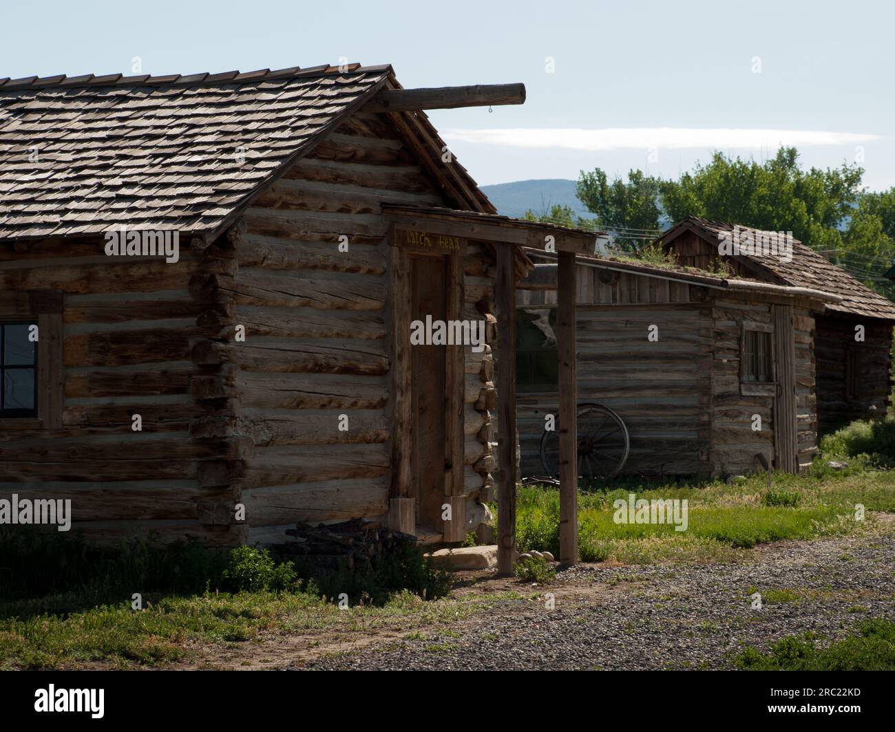 Old Log Home Stock Photo - Alamy
