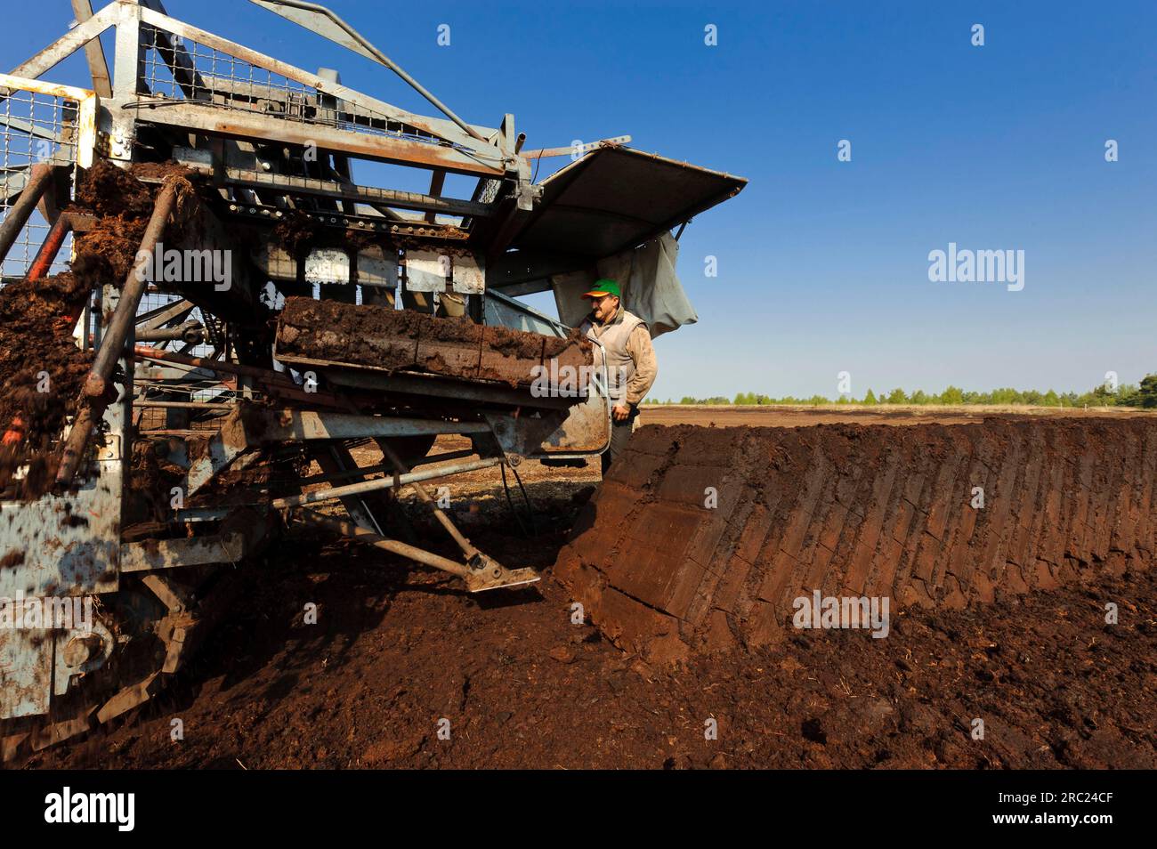 Industrial peat cutting, stinging, soding, peat is cut, Goldenstedter ...