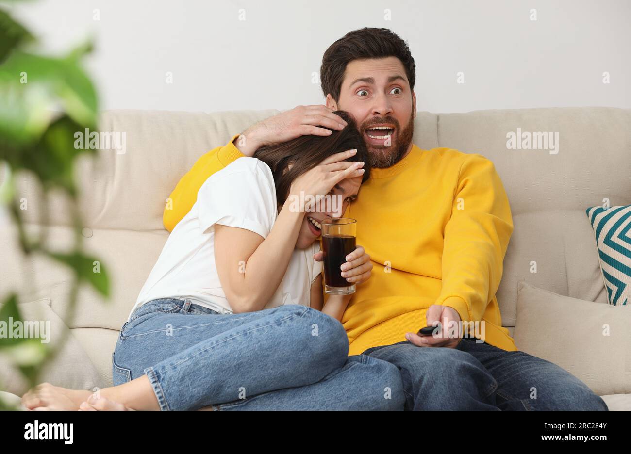 Frightened couple home hi-res stock photography and images - Alamy