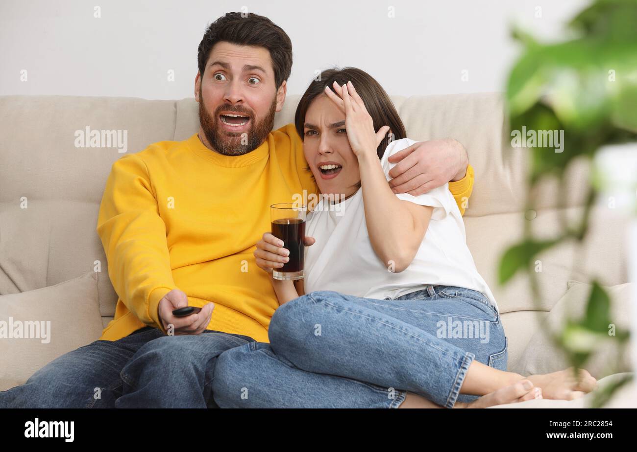 Frightened couple home hi-res stock photography and images - Alamy