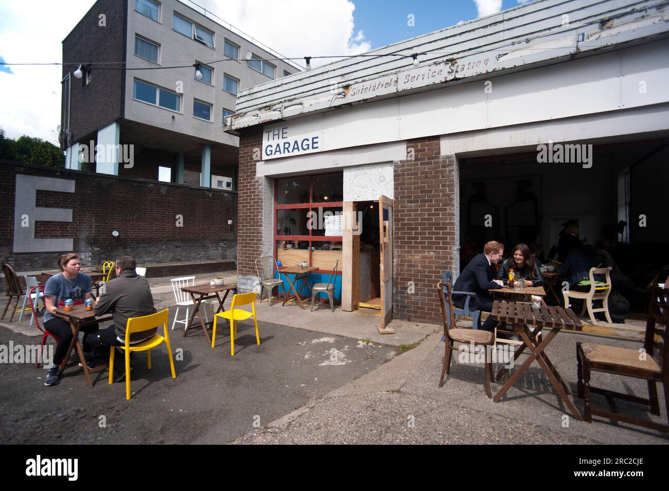 The Garage cafe, Sandyford, Newcastle upon Tyne Stock Photo - Alamy