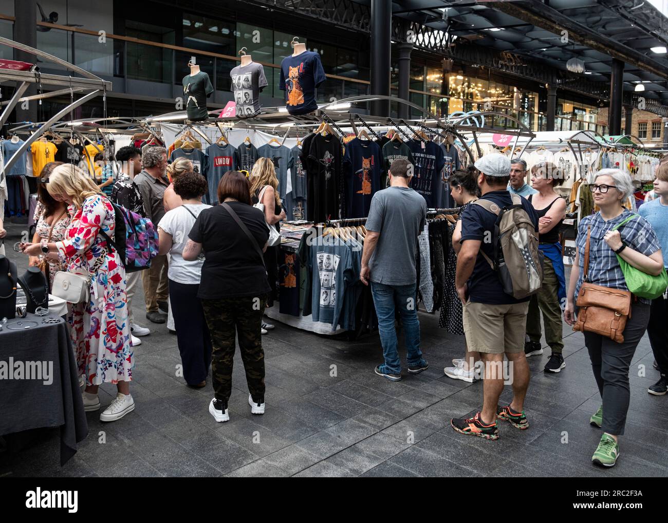 A busy Saturday at Spitalfields Market, East London Stock Photo - Alamy