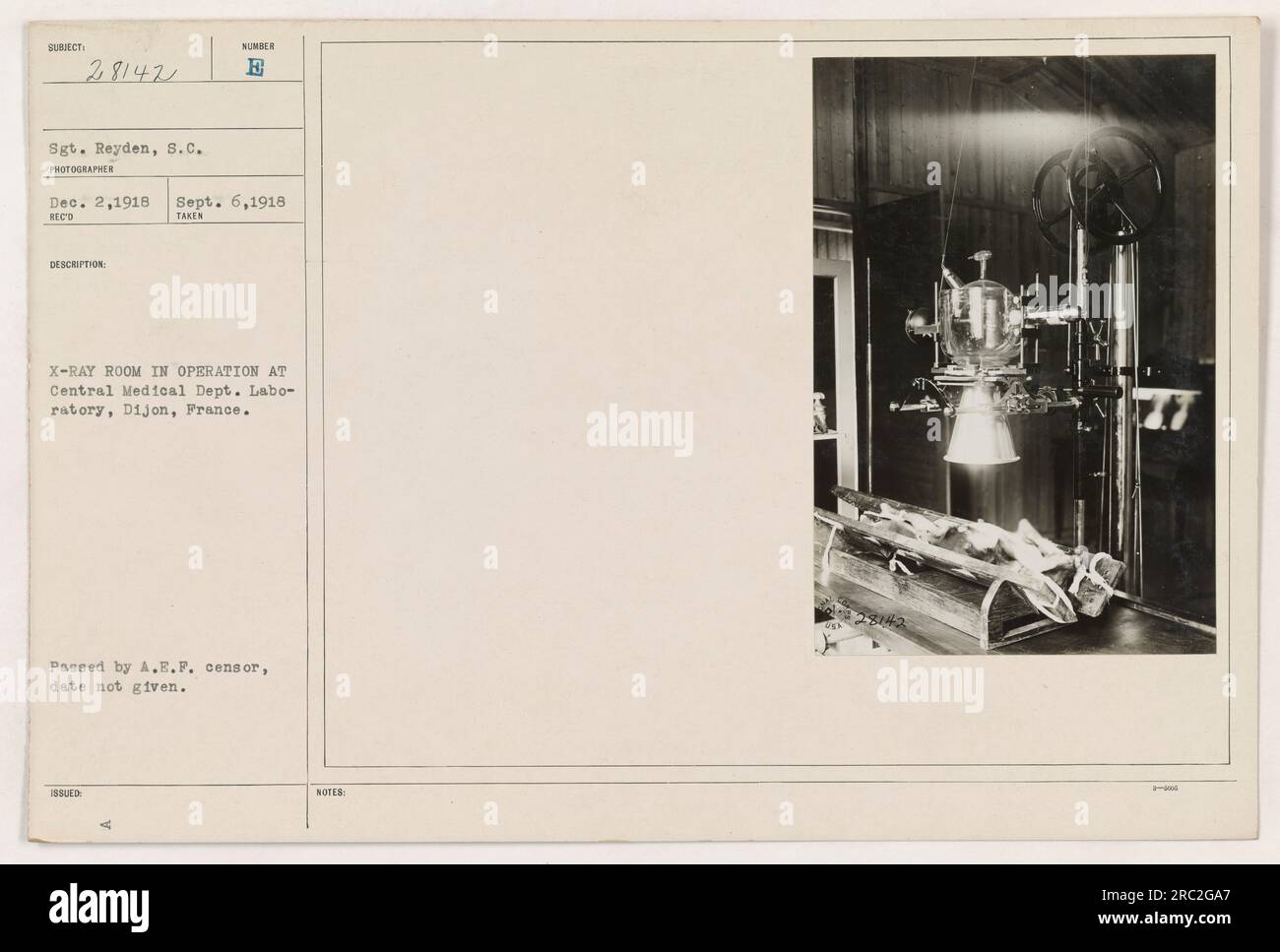 Medical examination soldier hi-res stock photography and images - Alamy
