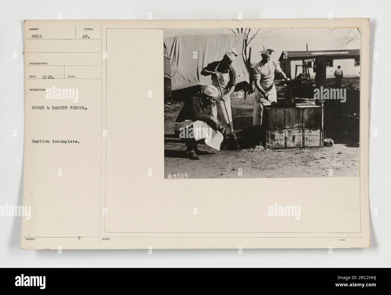 Soldiers receiving culinary training at the Cooks & Bakers School in ...