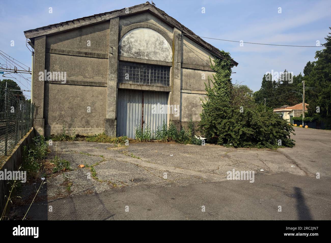 Empty railroad yard hi-res stock photography and images - Alamy