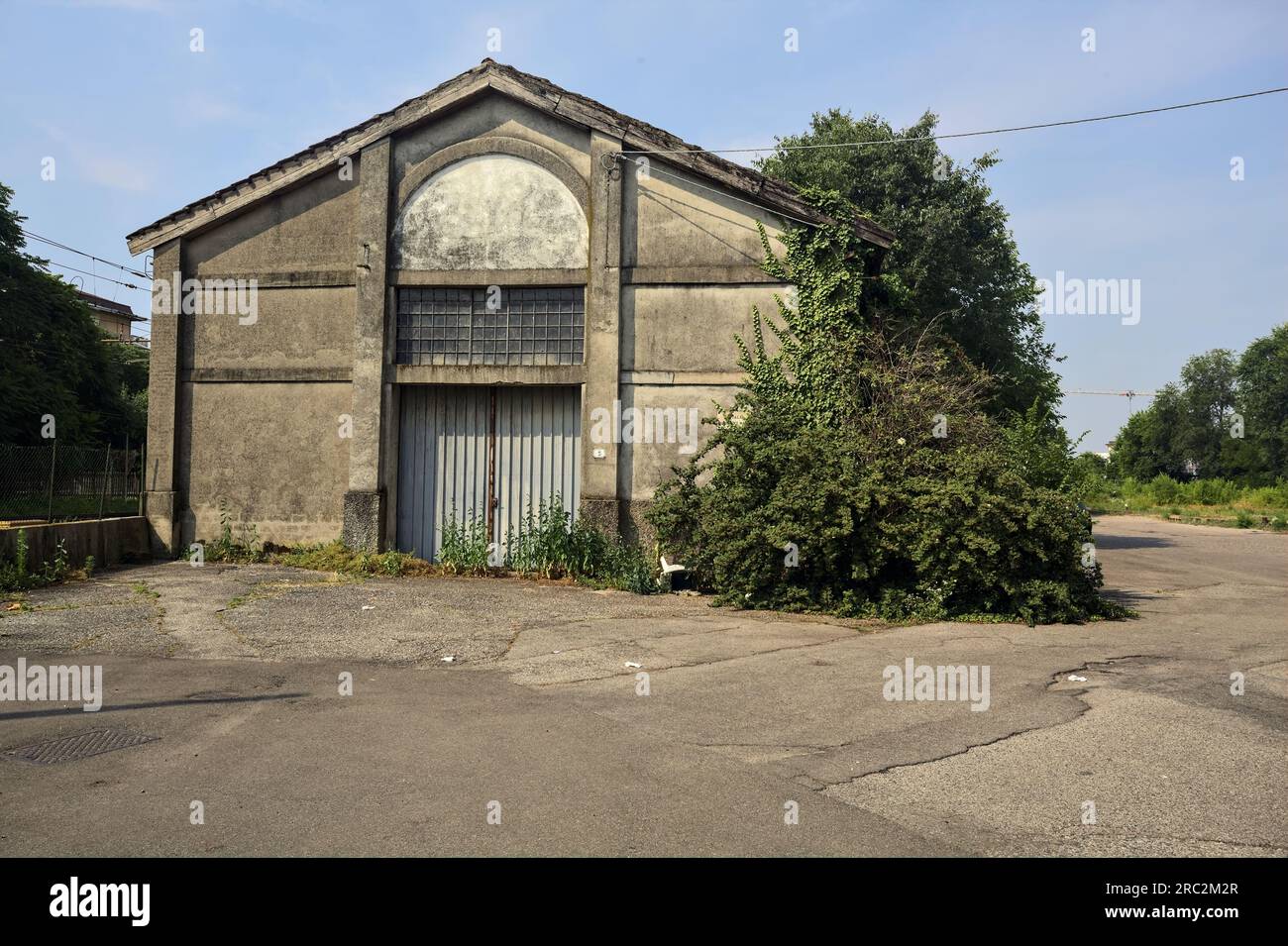 Empty railroad yard hi-res stock photography and images - Alamy